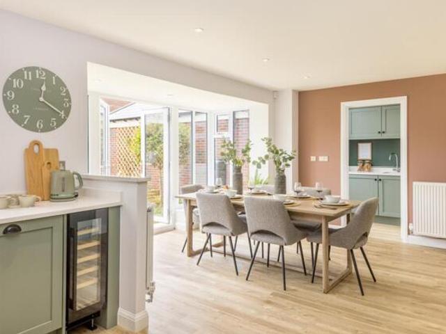 4 Bedroom House Bosham Bosham 98612300