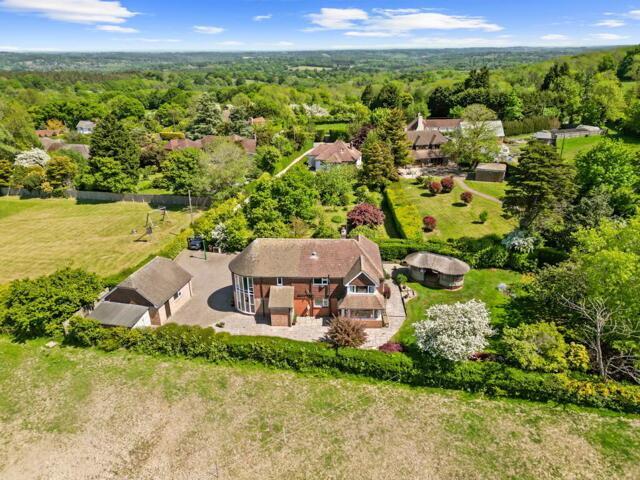 4 Bedroom House Battle East Sussex LS100614913