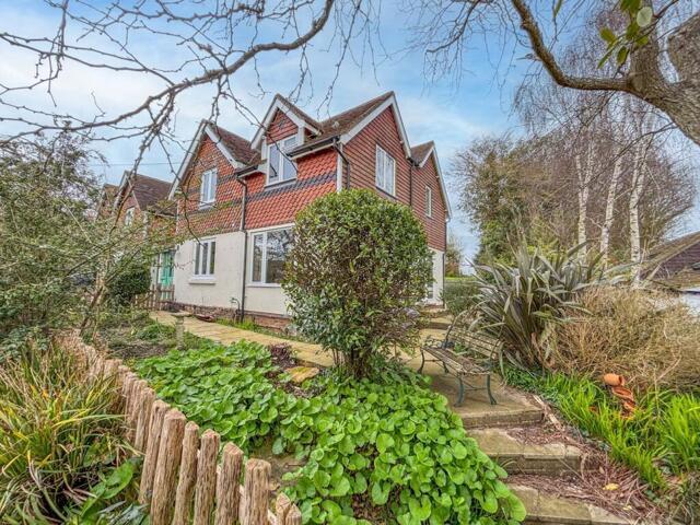 4 Bedroom House Battle East Sussex 101931716