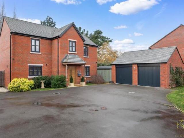 4 Bedroom House Badsey Worcestershire LS99236943