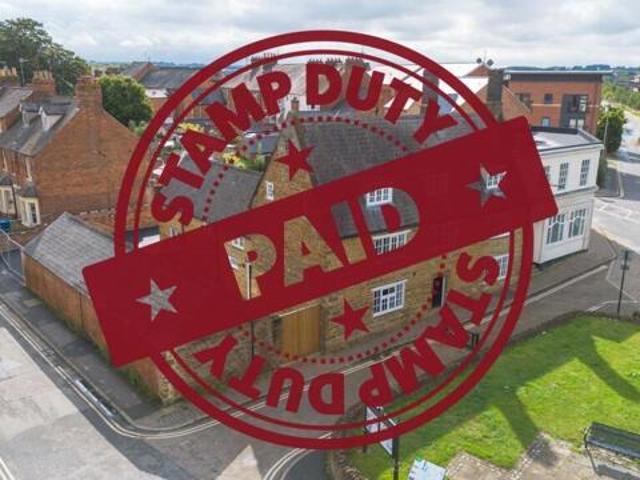4 Bedroom House Banbury Oxfordshire LS100855224