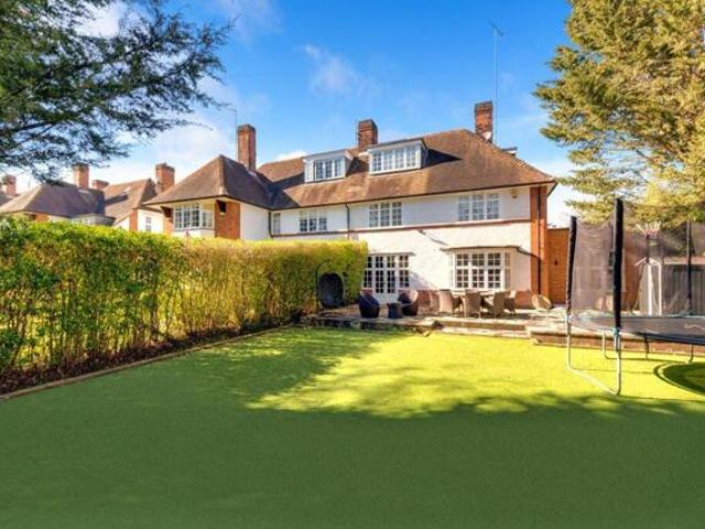 4 Bedroom House Barnet Greater London LS101675385