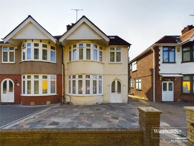 4 Bedroom House Barnet Greater London LS98930192