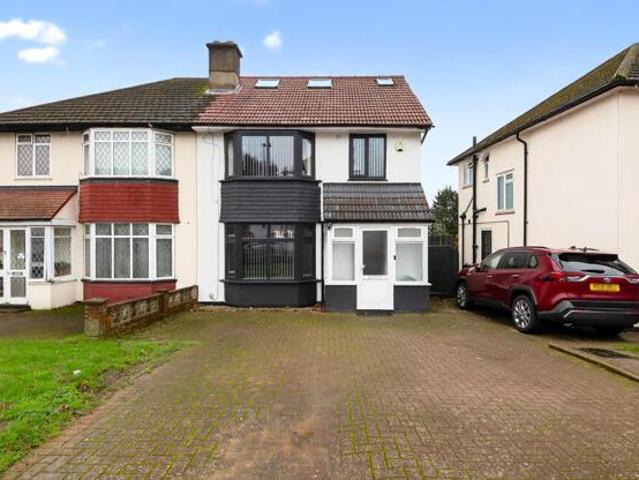 4 Bedroom House Barnet Greater London LS99773556