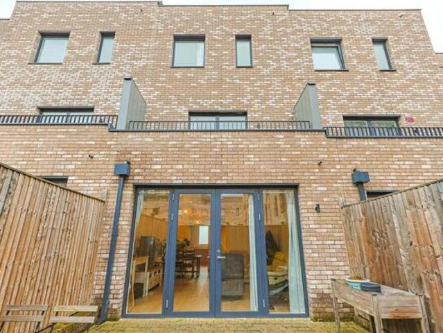 4 Bedroom House Barnet Greater London 100398586