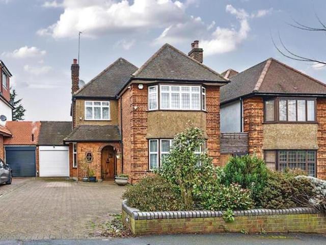 4 Bedroom House Barnet Greater London 98801027