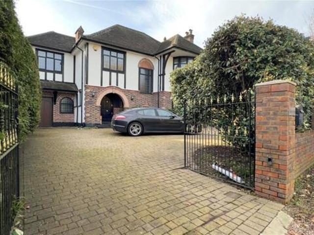 4 Bedroom House Barnet Greater London 99735753
