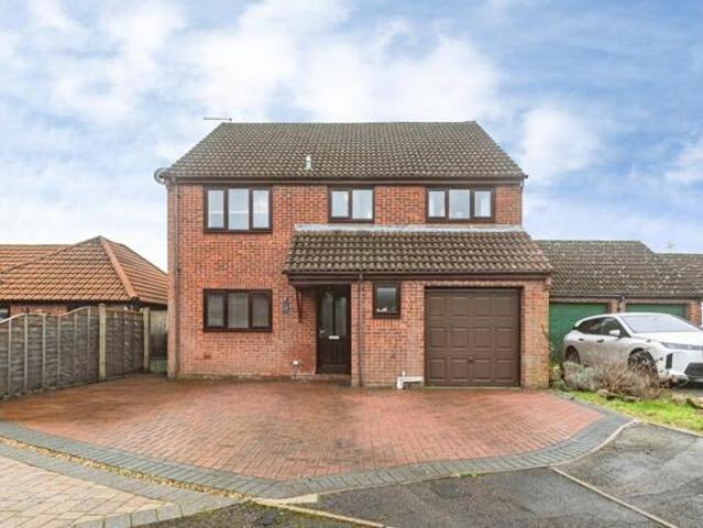 4 Bedroom House Basingstoke Hampshire LS100132579