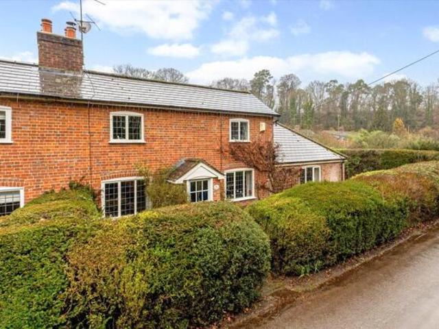 4 Bedroom House Basingstoke Hampshire LS98864492