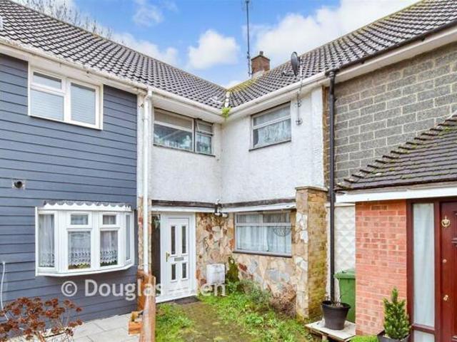4 Bedroom House Basildon Essex 99475940
