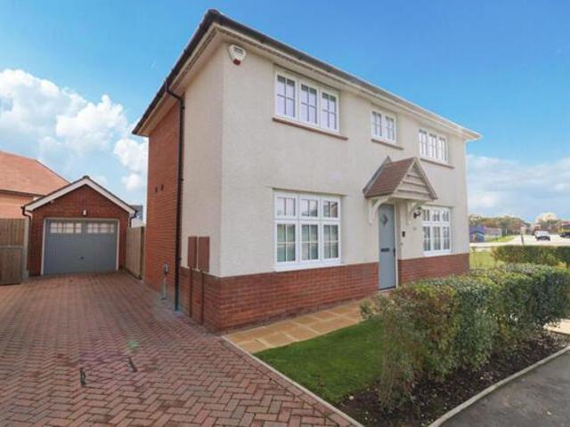 4 Bedroom House Basildon Essex LS99773839