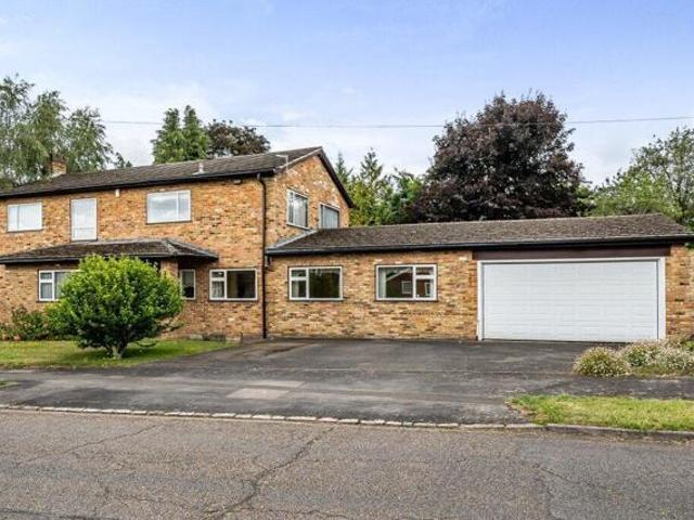 4 Bedroom House Beaconsfield Buckinghamshire 98205148