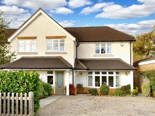 4 Bedroom House Beaconsfield Buckinghamshire 101676078