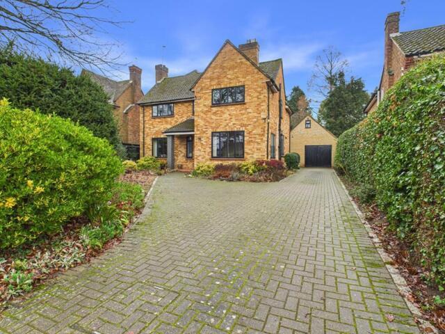 4 Bedroom House Beaconsfield Buckinghamshire LS101996050