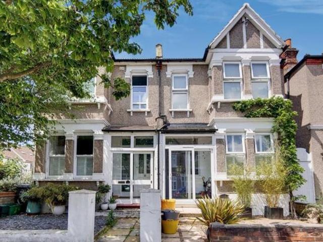 4 Bedroom House Beckenham Greater London LS101675956