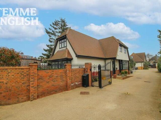 4 Bedroom House Benfleet Essex 101678709