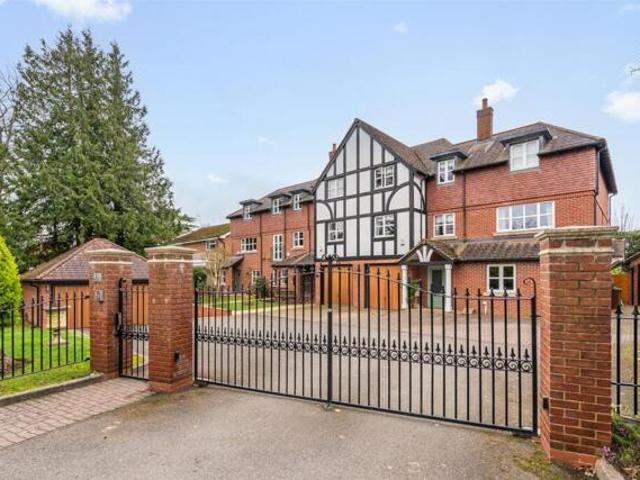 4 Bedroom House Bentley Heath Bentley Heath LS100648660