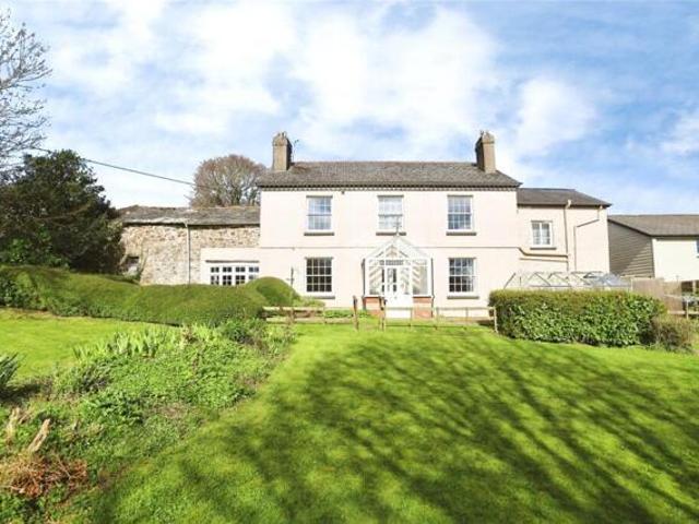 4 Bedroom House Bideford Devon LS101231567