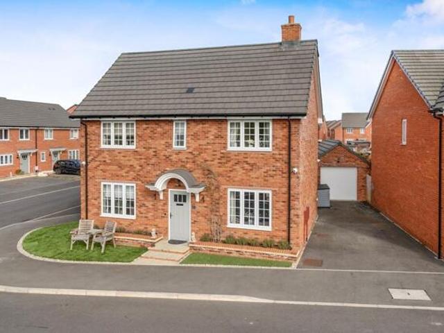 4 Bedroom House Biggleswade Central Bedfordshire 101675223