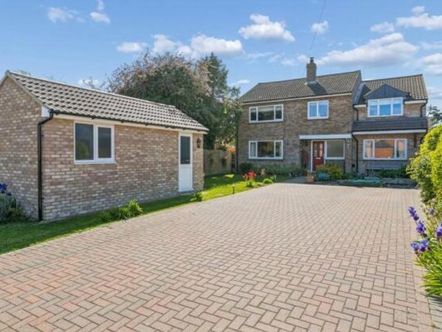 4 Bedroom House Biggleswade Central Bedfordshire 101777779