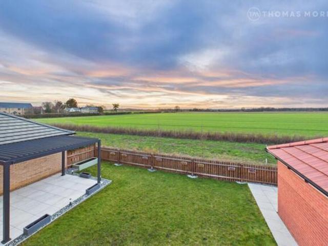 4 Bedroom House Biggleswade Central Bedfordshire 99523833