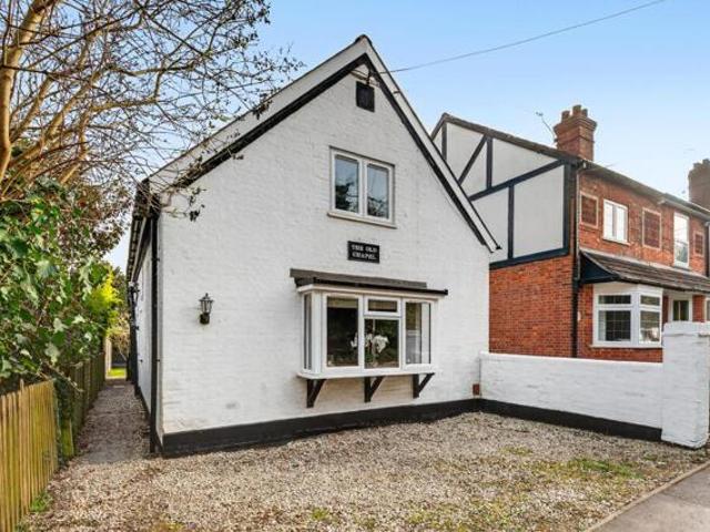 4 Bedroom House Binfield Bracknell Forest 100733783