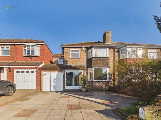 4 Bedroom House Birmingham Sandwell 100855095