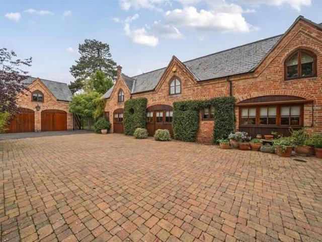 4 Bedroom House Bishopton Warwickshire 101231828