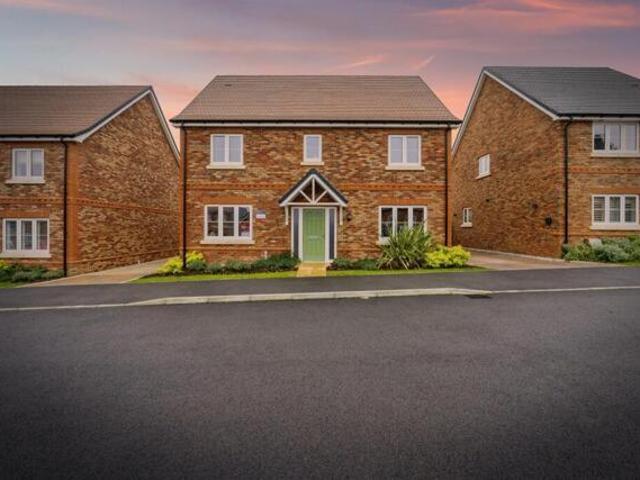 4 Bedroom House Blunham Blunham 100649247