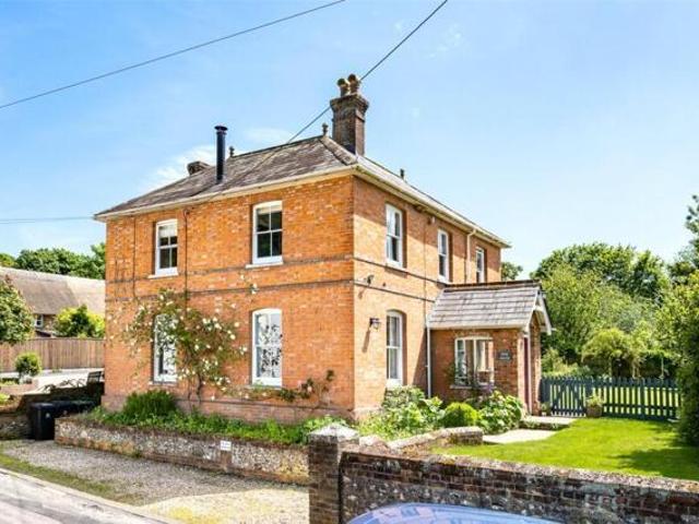 4 Bedroom House Blandford Forum Dorset LS99029170