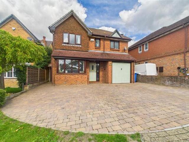 4 Bedroom House Bracknell Bracknell Forest 99162053