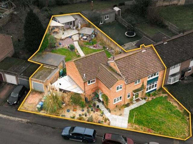 4 Bedroom House Bracknell Bracknell Forest LS100057878