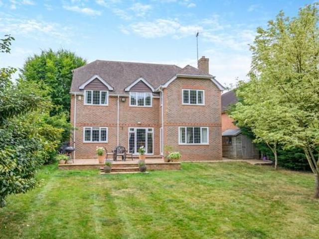 4 Bedroom House Bradfield Southend Bradfield Southend LS100786702