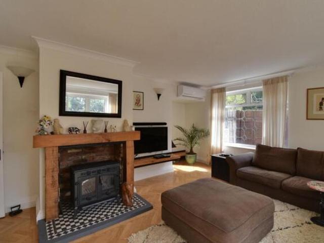 4 Bedroom House Braintree Essex 99571622