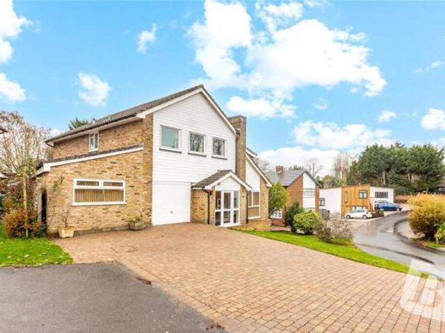 4 Bedroom House Brentwood Essex LS100503256