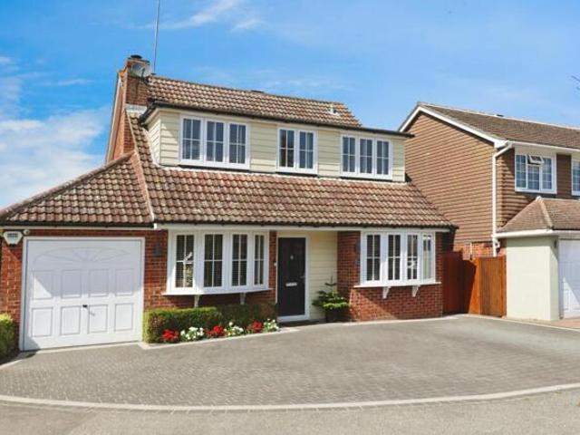 4 Bedroom House Brentwood Essex LS98545635