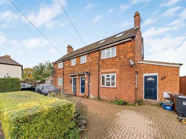 4 Bedroom House Brentford Greater London LS101675438