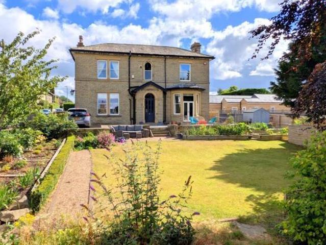 4 Bedroom House Brighouse Calderdale 98204679
