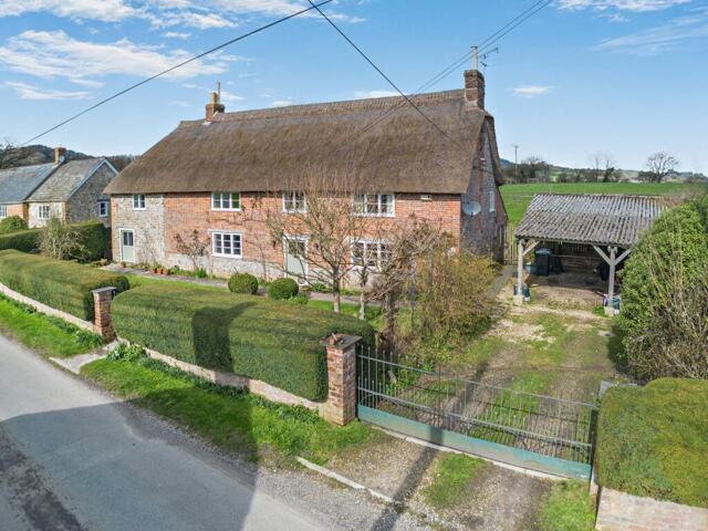 4 Bedroom House Bridport Dorset 101678928