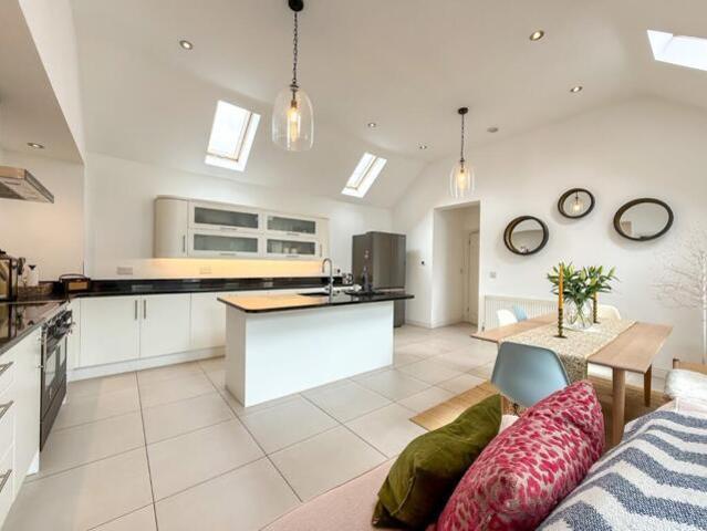 4 Bedroom House Bristol City Of Bristol 99641797