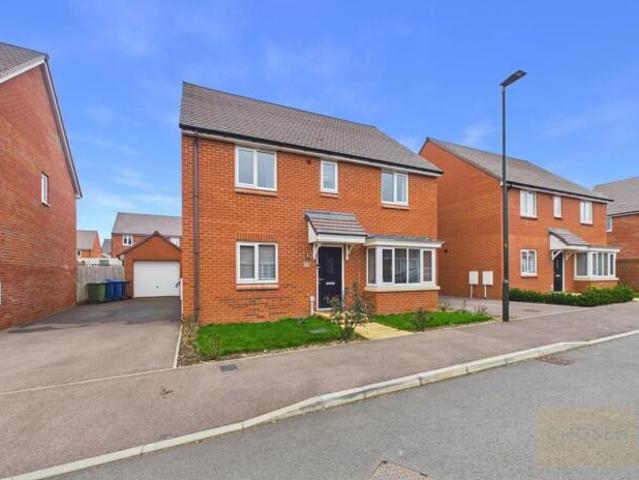 4 Bedroom House Brockworth Brockworth 99926221