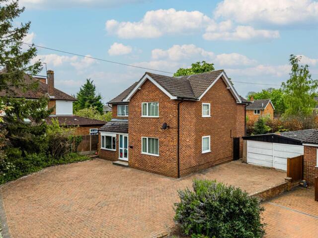 4 Bedroom House Bromham Bedford Borough 99642072