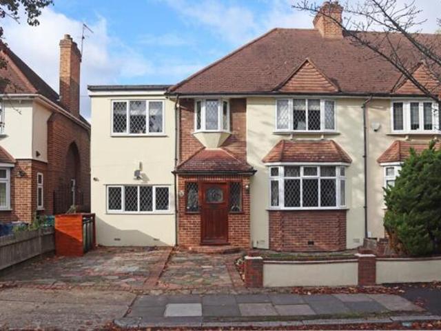 4 Bedroom House Bromley Greater London 98262555