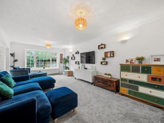 4 Bedroom House Bromley Greater London LS101931549