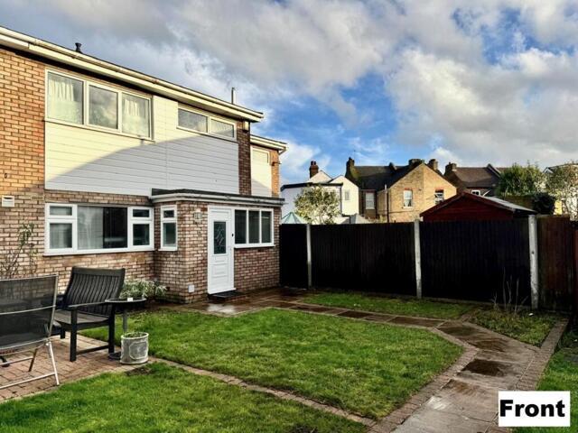 4 Bedroom House Bromley Greater London LS99641829