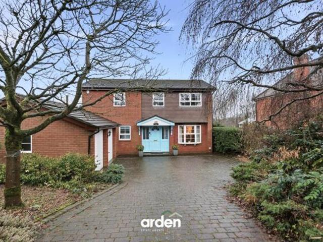 4 Bedroom House Bromsgrove Worcestershire LS99436800