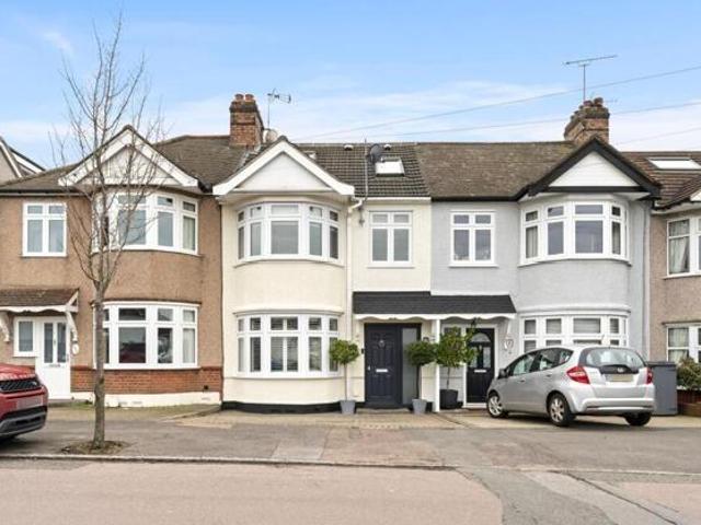 4 Bedroom House Buckhurst Hill Essex 100398231