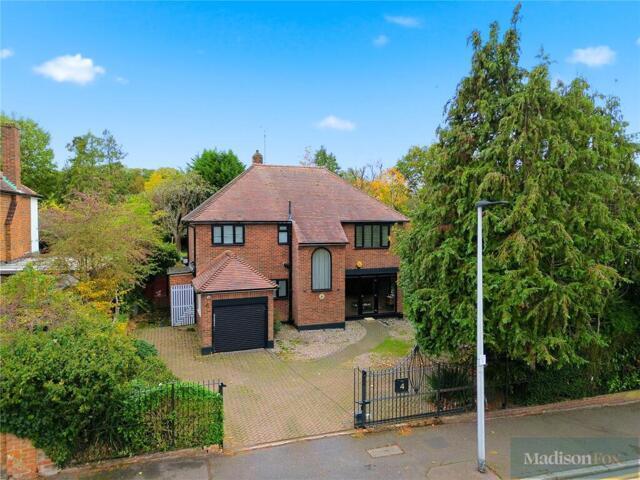 4 Bedroom House Buckhurst Hill Essex 99380978
