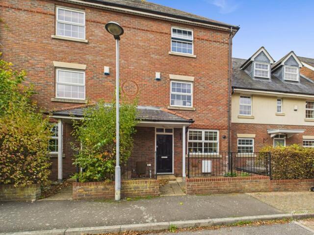 4 Bedroom House Buckingham Buckinghamshire LS101677841