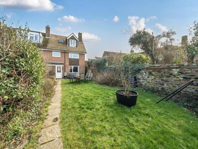 4 Bedroom House Buckinghamshire Buckinghamshire 99952157